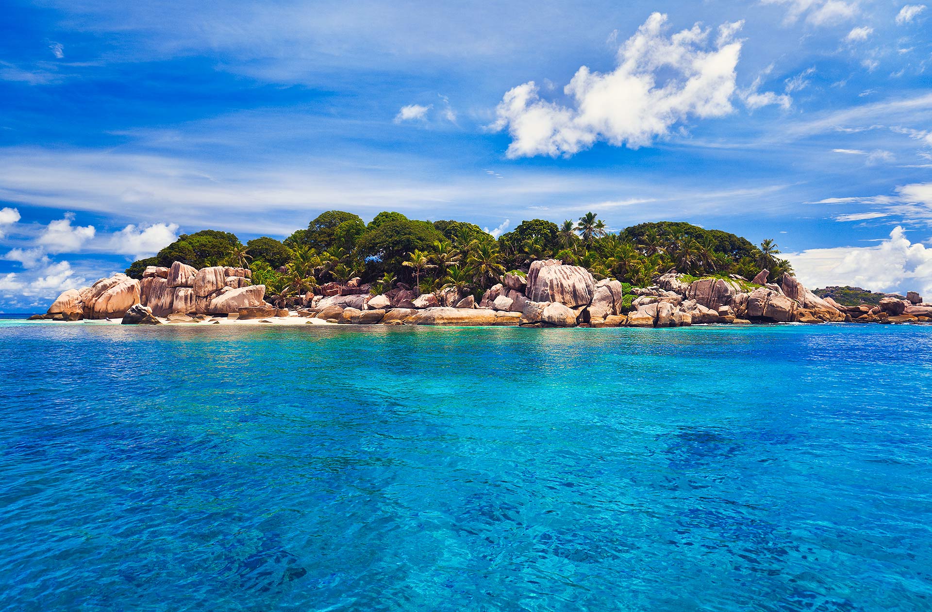 Luxury Yacht Charter in the Seychelles - CSO Yachts